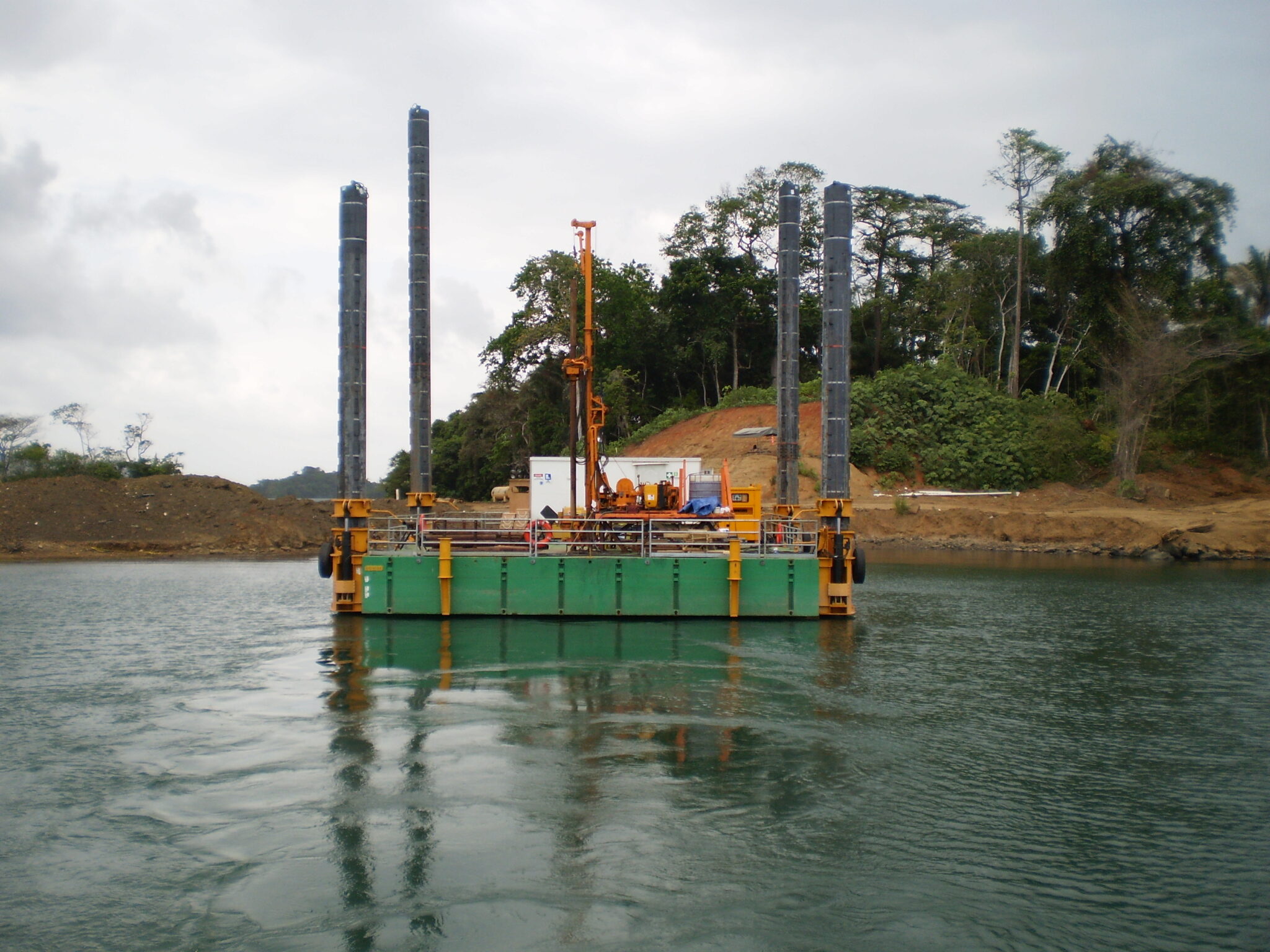 Combifloat geotechnical and over water configurations